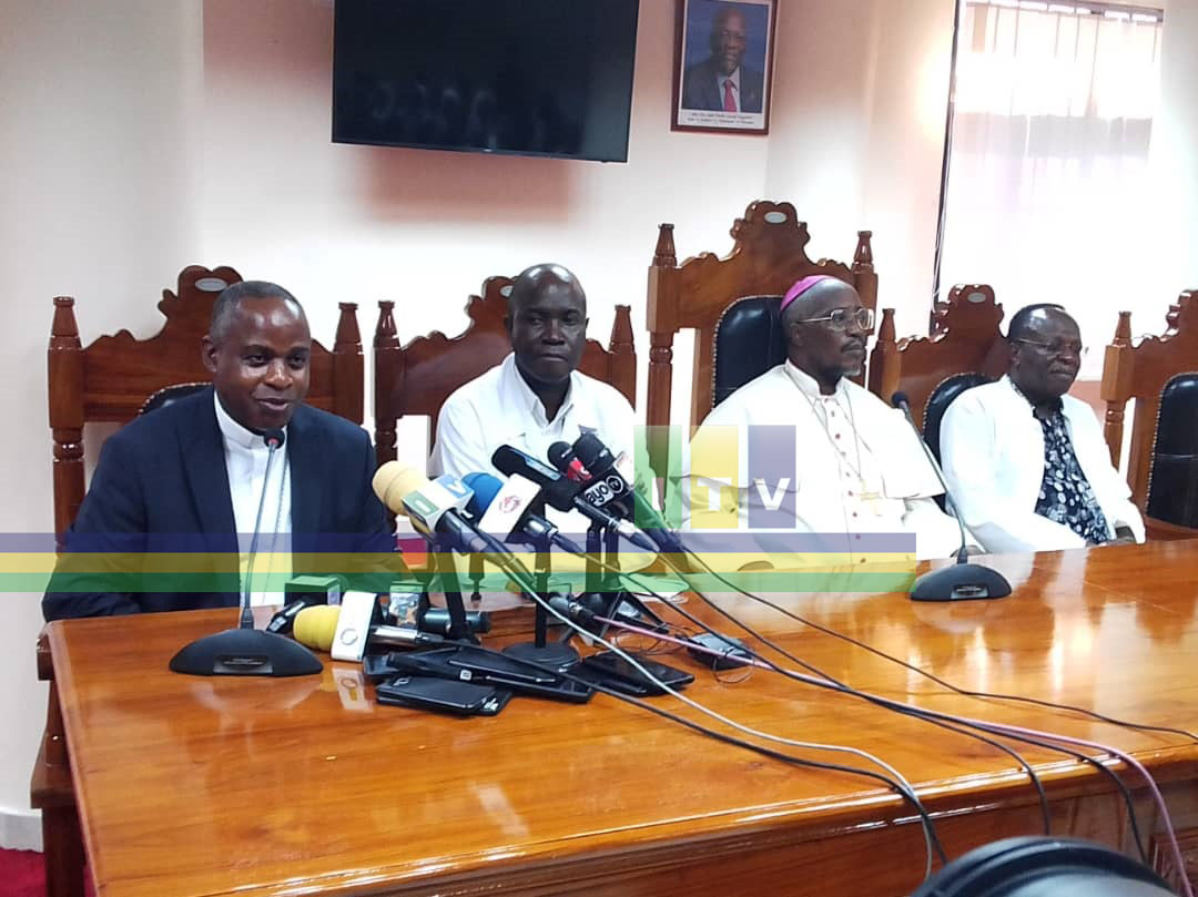 Askofu mkuu Yuda Thadeus Ruwa'ichi aruhusiwa kutoka Hospital. | ITV ... Askofu mkuu Yuda Thadeus Ruwa'ichi aruhusiwa kutoka Hospital. | ITV ...