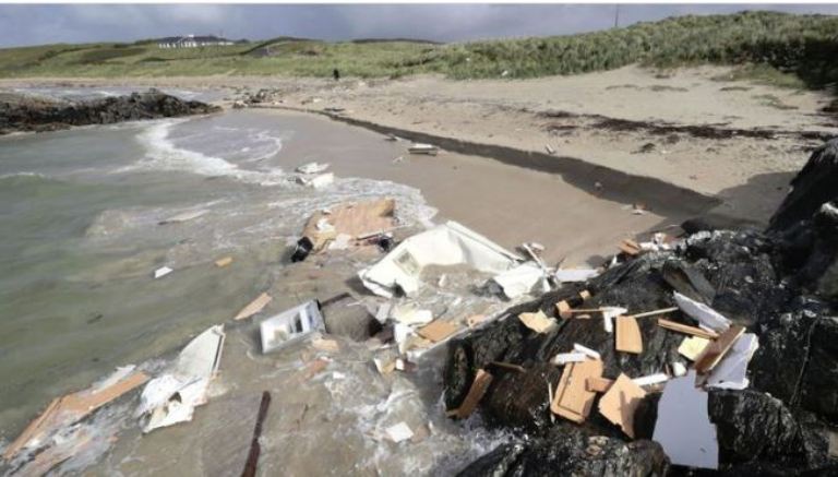 Kimbunga Ali kuharibu miundombinu nchini Uingereza na Ireland. | ITV ...