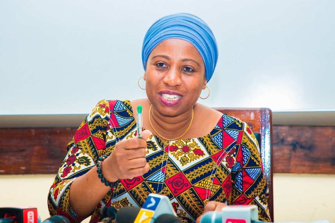 Mtumishi aliyefanya mzaha zoezi la Chanjo Arusha asimamishwa kazi ...